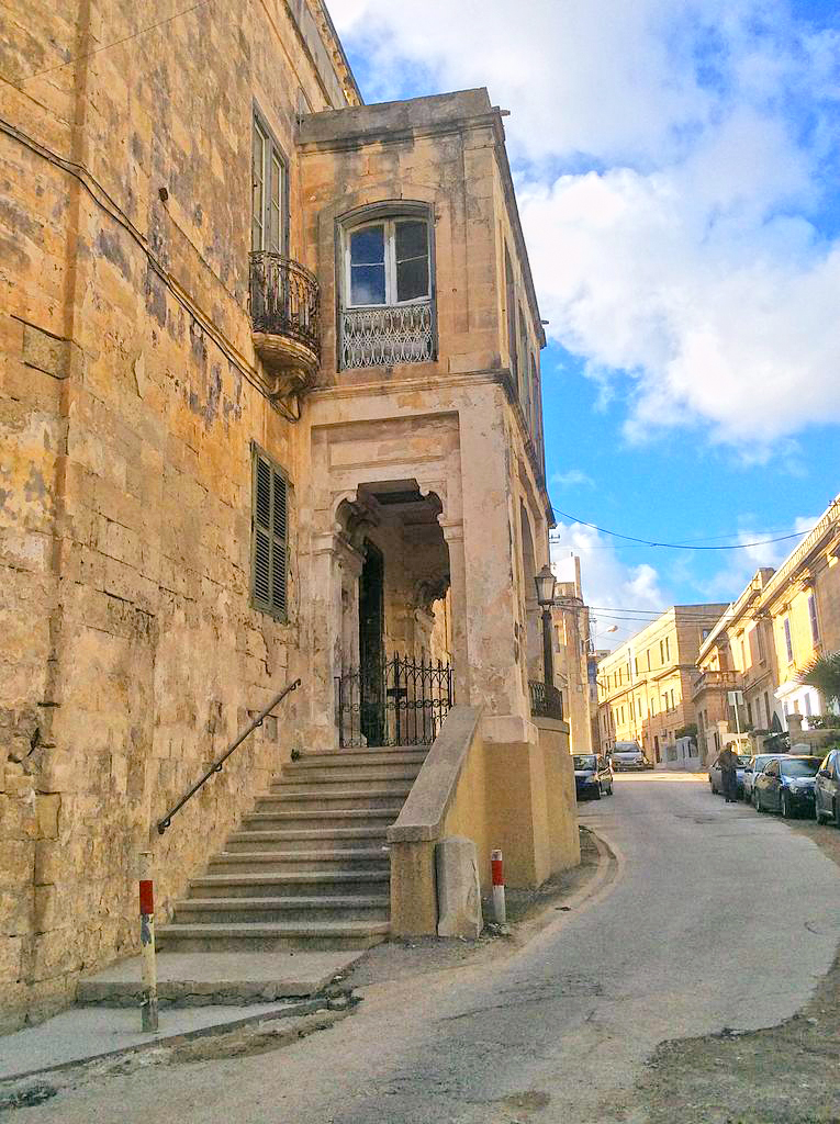 The Queen's Houses - Villa Guardamangia in Malta - Scene Therapy